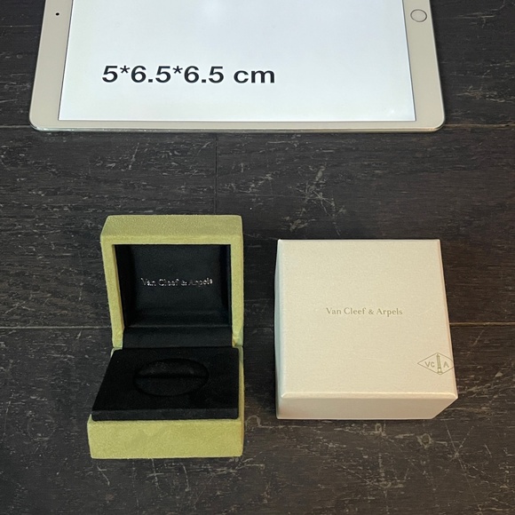 Van Cleef & Arpels | Accessories | Van Cleef Arpels Genuine Empty Ring ...